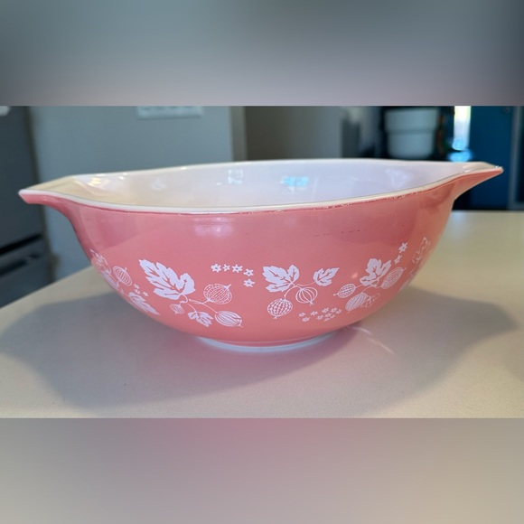 Pyrex | Kitchen | Vintage Pyrex Pink Gooseberry 444 Cinderella Bowl 4 ...